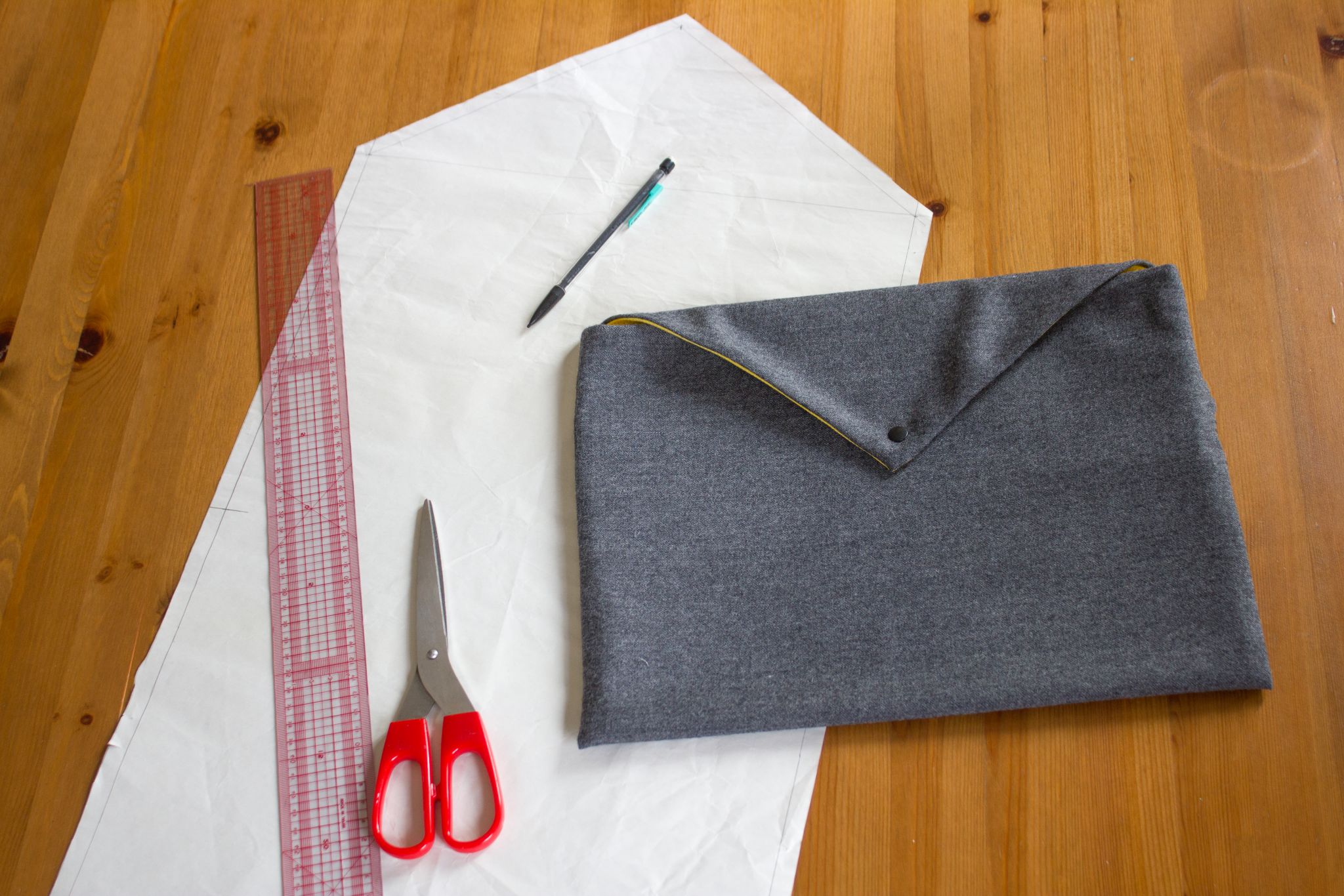 Comment faire un patron couture facile ? La pochette - Couture Débutant