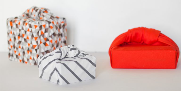 Recycler : emballer ses cadeaux avec du tissu - Couture Débutant